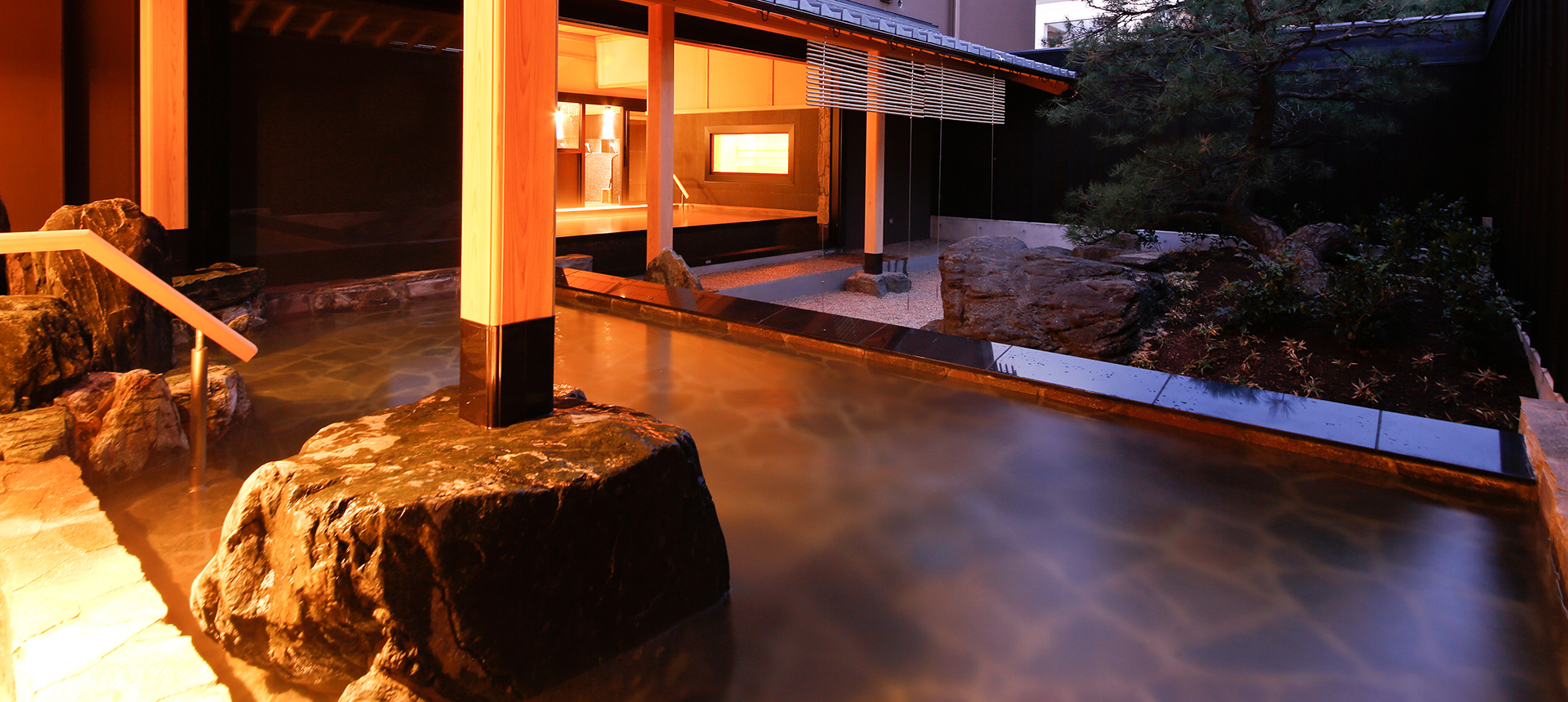 淡路島3年とらふぐ・心揺さぶる滋味深き口福 | ホテルニューアワジグループ【公式】